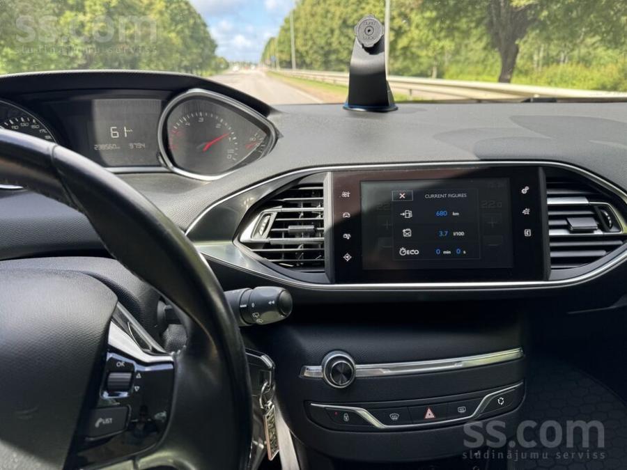 Grey Peugeot 308 2015 in Riga, with an engine capacity of 1.60 L and mileage of 238 thousand km for 5000 €, photo 8 on AUTOMOTO.COM.LV