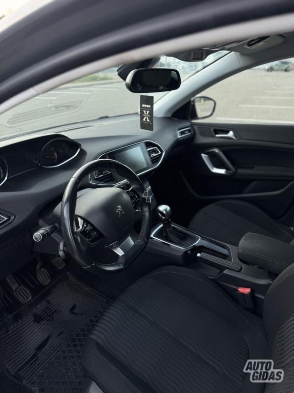Pelēks Peugeot 308 2015 Viļņa, ar dzinēja tilpumu 1.20 L un nobraukumu 217 tūkst. km par 4200 €, foto 6 vietnē AUTOMOTO.COM.LV