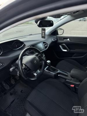 Grey Peugeot 308 2015 in Vilnius, with an engine capacity of 1.20 L and mileage of 217 thousand km for 4200 €, photo 6 on AUTOMOTO.COM.LV