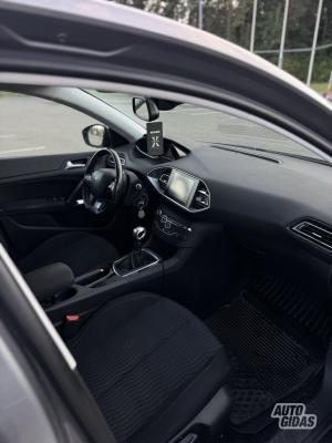 Grey Peugeot 308 2015 in Vilnius, with an engine capacity of 1.20 L and mileage of 217 thousand km for 4200 €, photo 7 on AUTOMOTO.COM.LV