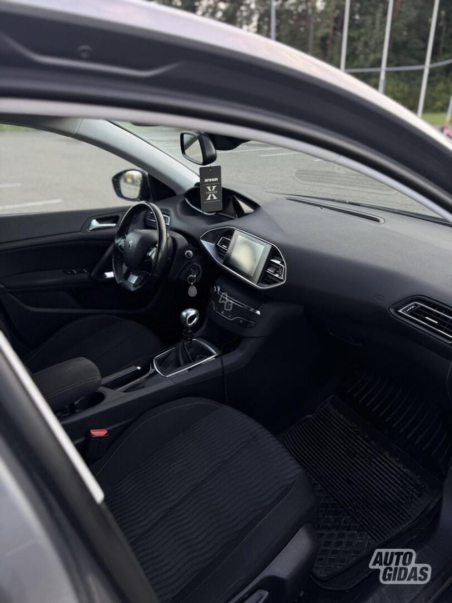 Grey Peugeot 308 2015 in Vilnius, with an engine capacity of 1.20 L and mileage of 217 thousand km for 4200 €, photo 7 on AUTOMOTO.COM.LV