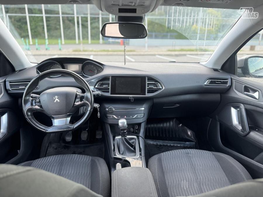 Grey Peugeot 308 2015 in Vilnius, with an engine capacity of 1.20 L and mileage of 217 thousand km for 4200 €, photo 8 on AUTOMOTO.COM.LV
