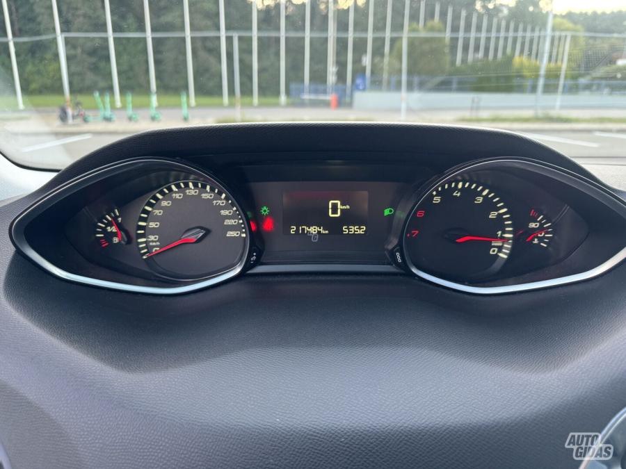 Grey Peugeot 308 2015 in Vilnius, with an engine capacity of 1.20 L and mileage of 217 thousand km for 4200 €, photo 10 on AUTOMOTO.COM.LV