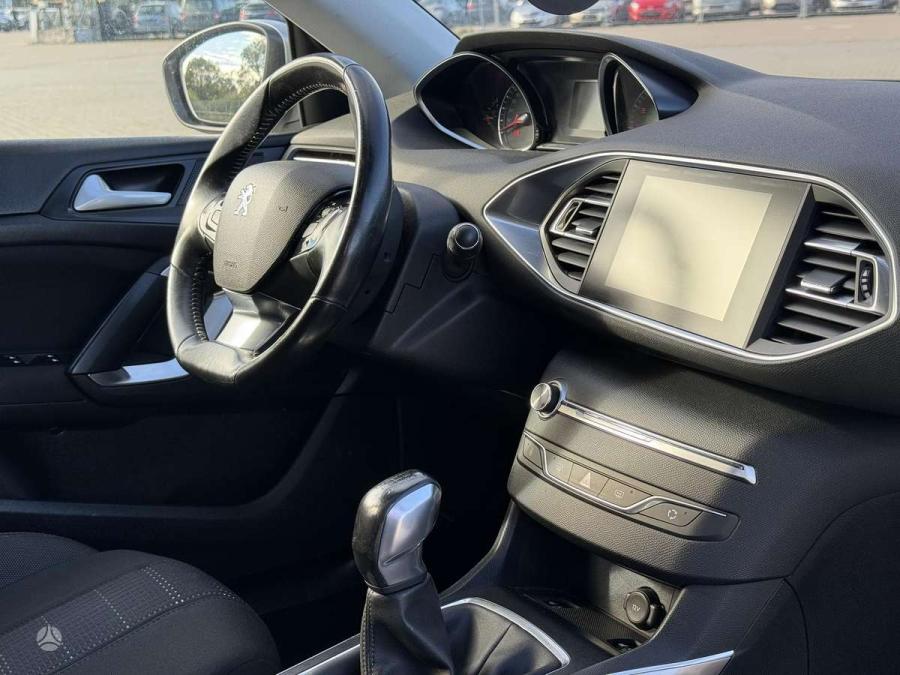 Pelēks Peugeot 308 2015 Marijampole, ar dzinēja tilpumu 1.56 L un nobraukumu 173 tūkst. km par 4200 €, foto 15 vietnē AUTOMOTO.COM.LV