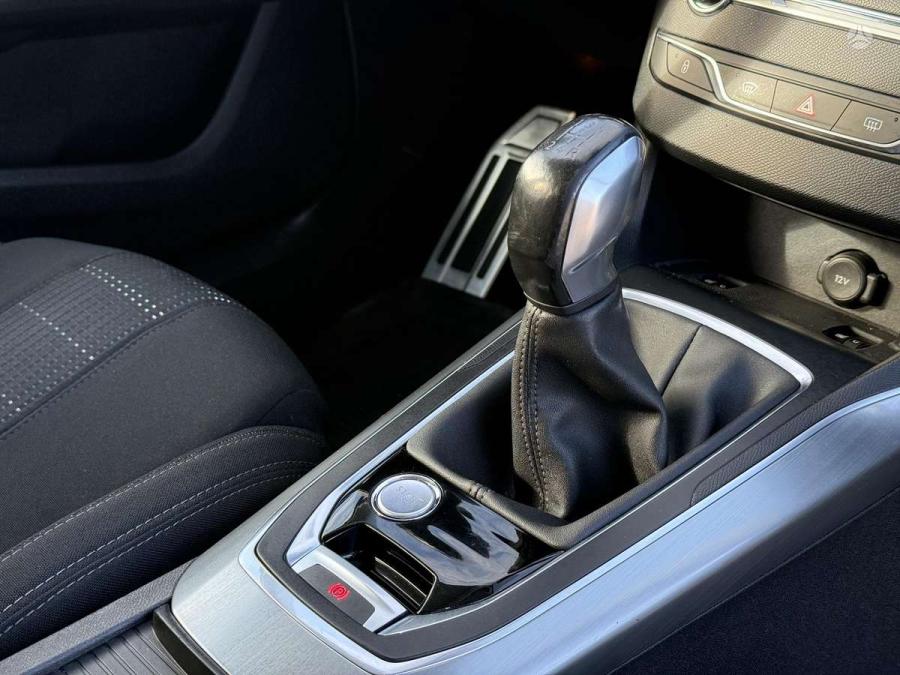 Pelēks Peugeot 308 2015 Marijampole, ar dzinēja tilpumu 1.56 L un nobraukumu 173 tūkst. km par 4200 €, foto 16 vietnē AUTOMOTO.COM.LV
