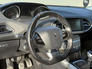Pelēks Peugeot 308 2015 Marijampole, ar dzinēja tilpumu 1.56 L un nobraukumu 173 tūkst. km par 4200 €, foto 26 vietnē AUTOMOTO.COM.LV