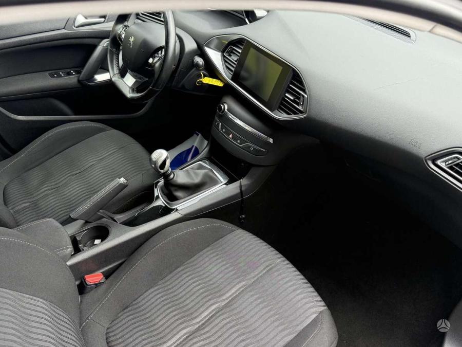Grey Peugeot 308 2015 in Kaunas, with an engine capacity of 1.56 L and mileage of 228 thousand km for 3100 €, photo 8 on AUTOMOTO.COM.LV