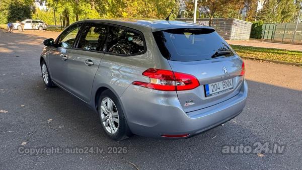 Grey Peugeot 308 2015 in Tallinn, with an engine capacity of 1.20 L and mileage of 219 thousand km for 4999 €, photo 4 on AUTOMOTO.COM.LV