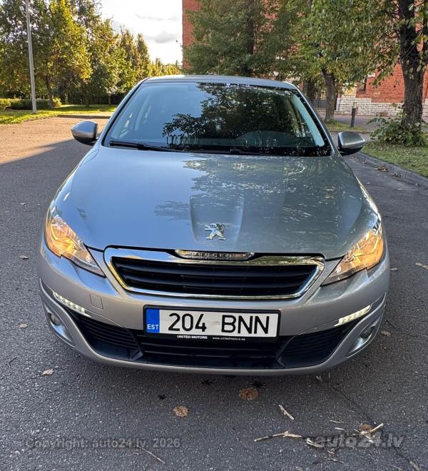 Grey Peugeot 308 2015 in Tallinn, with an engine capacity of 1.20 L and mileage of 219 thousand km for 4999 €, photo 9 on AUTOMOTO.COM.LV