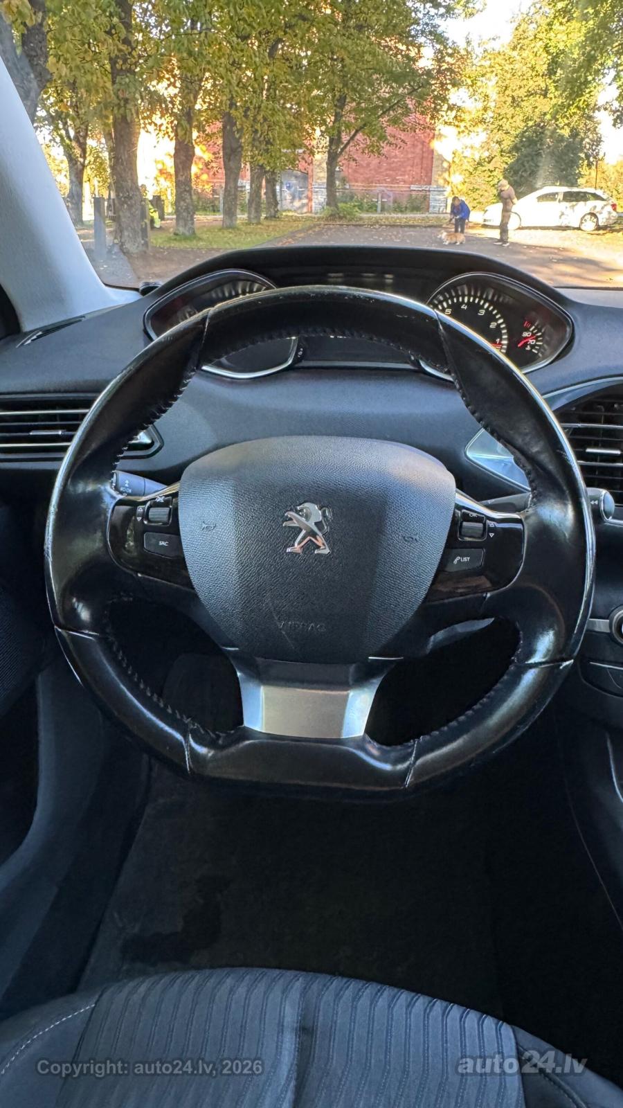 Grey Peugeot 308 2015 in Tallinn, with an engine capacity of 1.20 L and mileage of 219 thousand km for 4999 €, photo 11 on AUTOMOTO.COM.LV