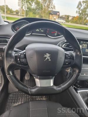 Grey Peugeot 308 2015 in Jelgava, with an engine capacity of 1.60 L and mileage of 165 thousand km for 6300 €, photo 8 on AUTOMOTO.COM.LV