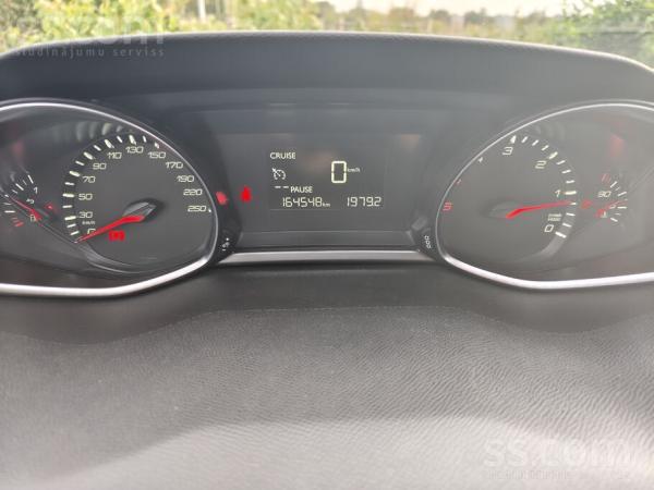 Grey Peugeot 308 2015 in Jelgava, with an engine capacity of 1.60 L and mileage of 165 thousand km for 6300 €, photo 9 on AUTOMOTO.COM.LV