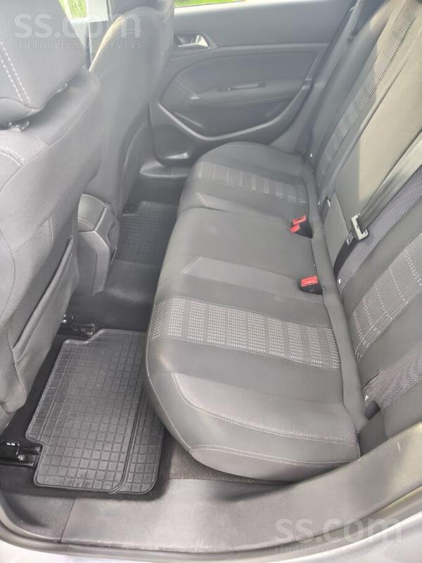Grey Peugeot 308 2015 in Jelgava, with an engine capacity of 1.60 L and mileage of 165 thousand km for 6300 €, photo 11 on AUTOMOTO.COM.LV