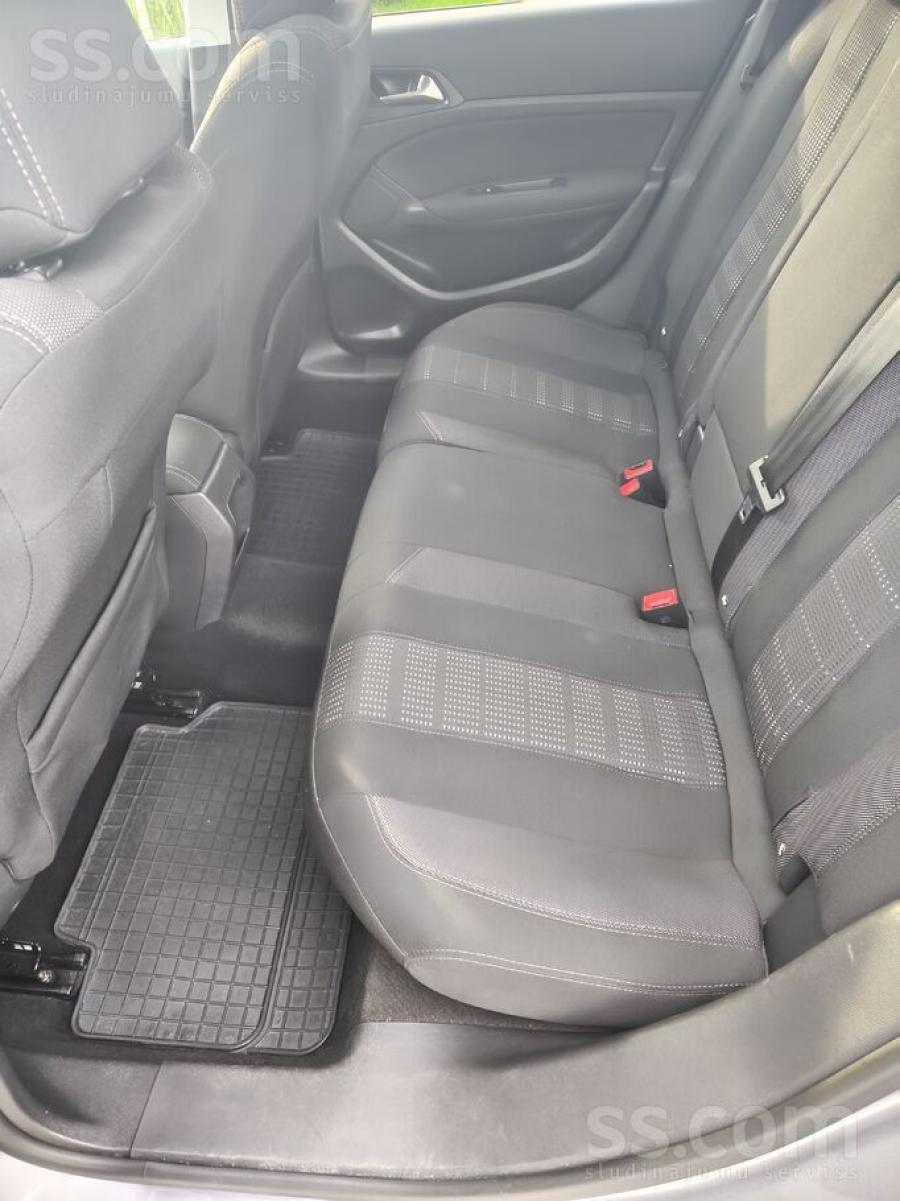 Grey Peugeot 308 2015 in Jelgava, with an engine capacity of 1.60 L and mileage of 165 thousand km for 6300 €, photo 11 on AUTOMOTO.COM.LV