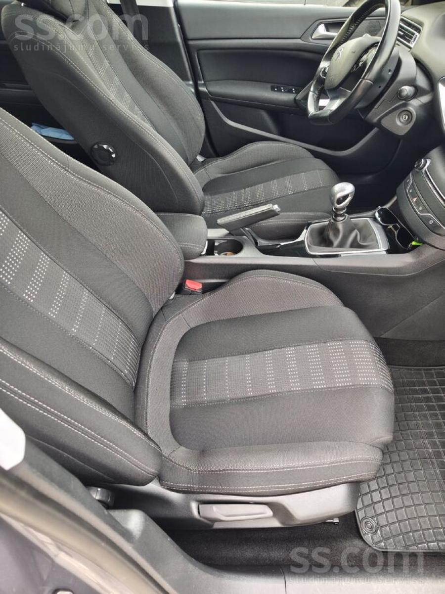 Grey Peugeot 308 2015 in Jelgava, with an engine capacity of 1.60 L and mileage of 165 thousand km for 6300 €, photo 12 on AUTOMOTO.COM.LV