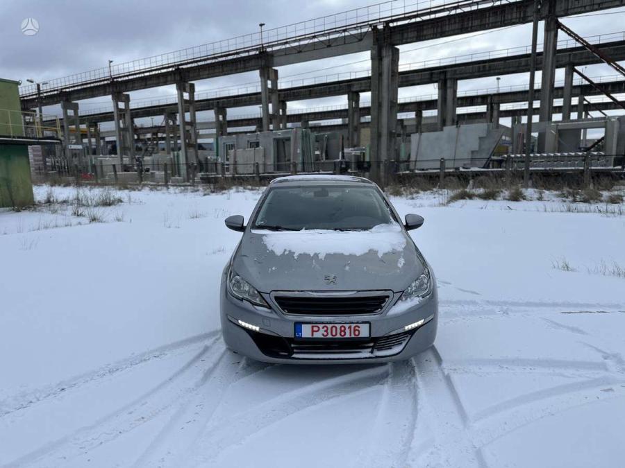 Grey Peugeot 308 2016 in Vilnius, with an engine capacity of 1.56 L and mileage of 331 thousand km for 3400 €, photo 3 on AUTOMOTO.COM.LV