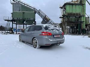 Grey Peugeot 308 2016 in Vilnius, with an engine capacity of 1.56 L and mileage of 331 thousand km for 3400 €, photo 4 on AUTOMOTO.COM.LV