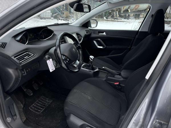 Grey Peugeot 308 2016 in Vilnius, with an engine capacity of 1.56 L and mileage of 331 thousand km for 3400 €, photo 10 on AUTOMOTO.COM.LV
