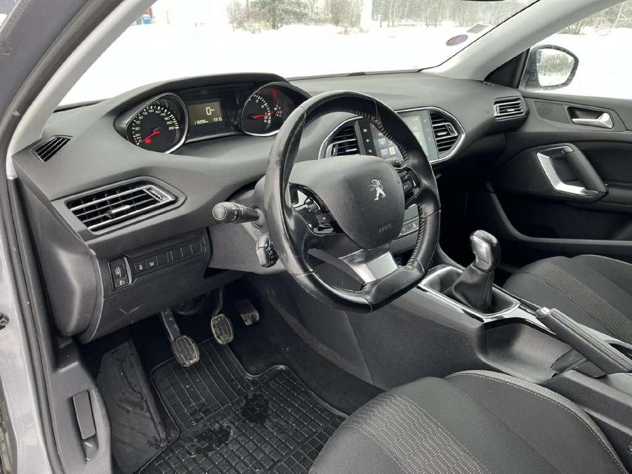 Grey Peugeot 308 2016 in Kaunas, with an engine capacity of 1.20 L and mileage of 117 thousand km for 3700 €, photo 8 on AUTOMOTO.COM.LV