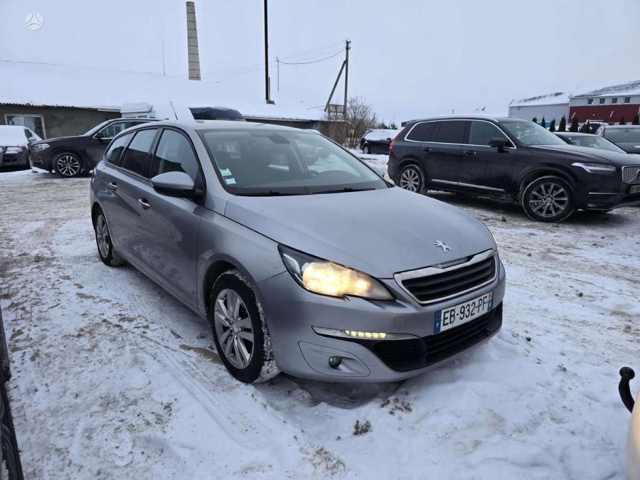 Grey Peugeot 308 2016 in Taurage, with an engine capacity of 1.56 L and mileage of 340 thousand km for 4400 €, photo 2 on AUTOMOTO.COM.LV