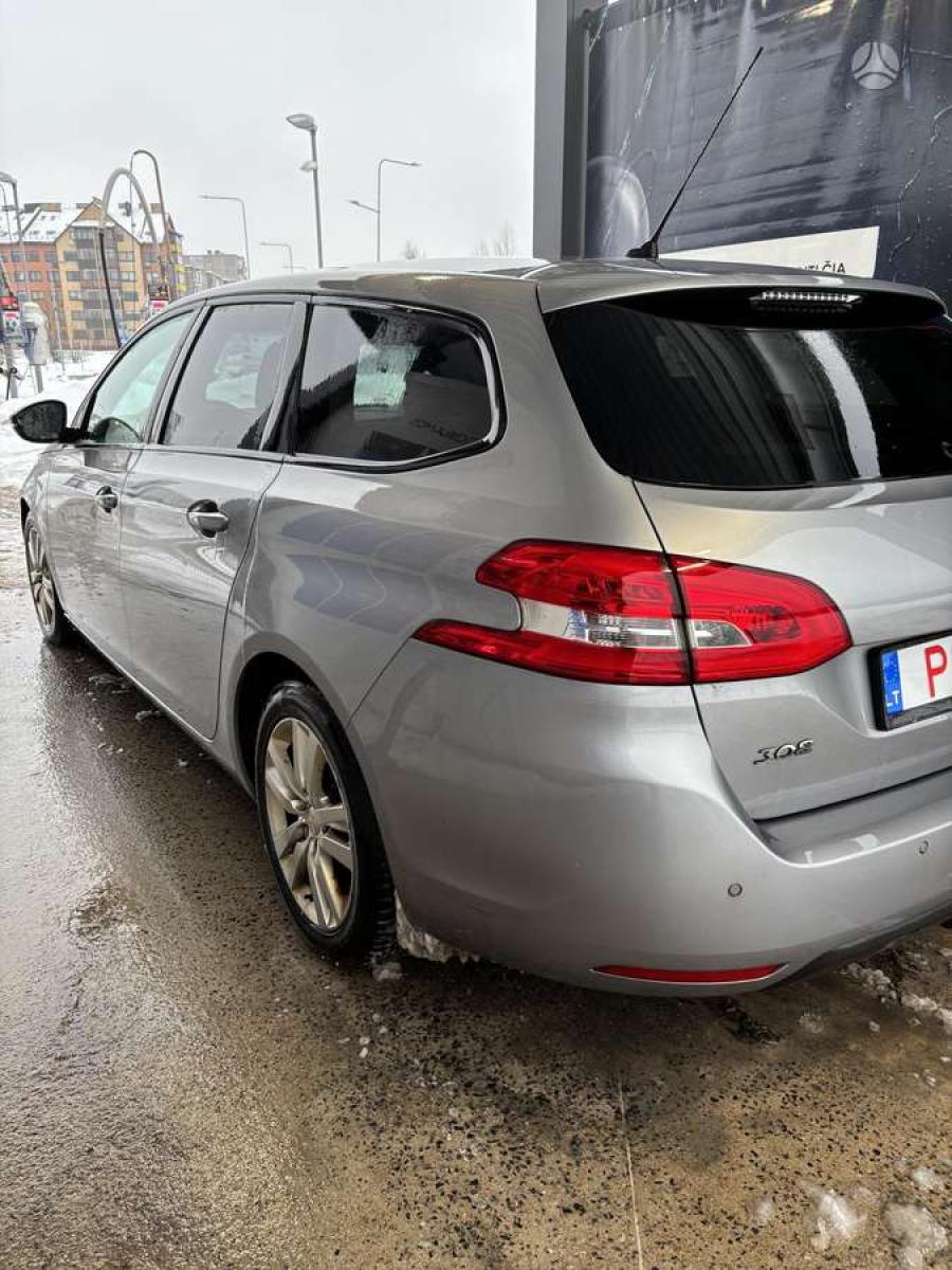 Grey Peugeot 308 2016 in Vilnius, with an engine capacity of 1.56 L and mileage of 331 thousand km for 4450 €, photo 3 on AUTOMOTO.COM.LV