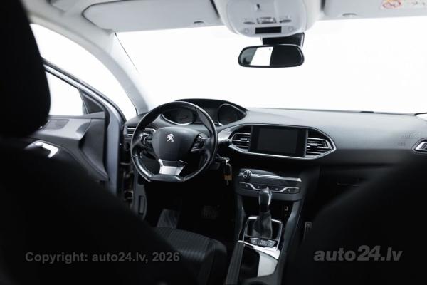 Pelēks Peugeot 308 2016 Tallina, ar dzinēja tilpumu 1.20 L un nobraukumu 148 tūkst. km par 6999 €, foto 9 vietnē AUTOMOTO.COM.LV