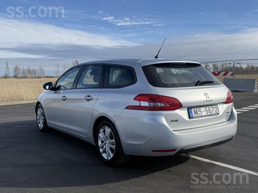 Grey Peugeot 308 2016 in Liepaja, with an engine capacity of 1.60 L and mileage of 249 thousand km for 3800 €, photo 5 on AUTOMOTO.COM.LV