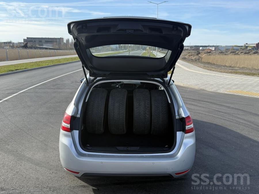 Grey Peugeot 308 2016 in Liepaja, with an engine capacity of 1.60 L and mileage of 249 thousand km for 3800 €, photo 10 on AUTOMOTO.COM.LV