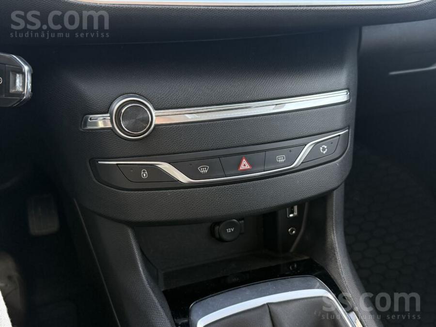 Grey Peugeot 308 2016 in Liepaja, with an engine capacity of 1.60 L and mileage of 249 thousand km for 3800 €, photo 20 on AUTOMOTO.COM.LV