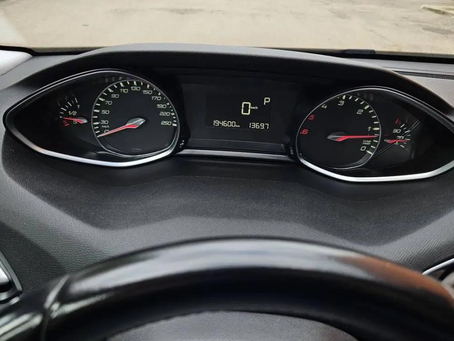 Pelēks Peugeot 308 2016 Jēkabpils, ar dzinēja tilpumu 2.00 L un nobraukumu 195 tūkst. km par 7990 €, foto 31 vietnē AUTOMOTO.COM.LV