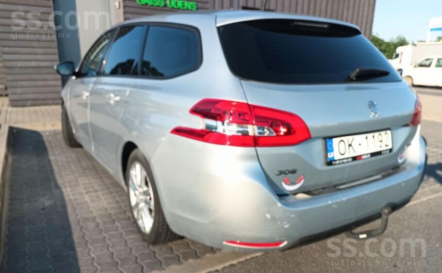 Pelēks Peugeot 308 2016 Liepāja, ar dzinēja tilpumu 1.20 L un nobraukumu 146 tūkst. km par 4900 €, foto 5 vietnē AUTOMOTO.COM.LV