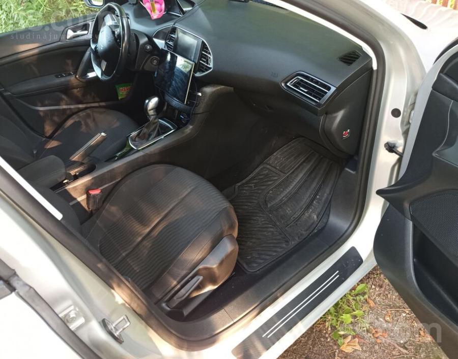 Pelēks Peugeot 308 2016 Liepāja, ar dzinēja tilpumu 1.20 L un nobraukumu 146 tūkst. km par 4900 €, foto 8 vietnē AUTOMOTO.COM.LV