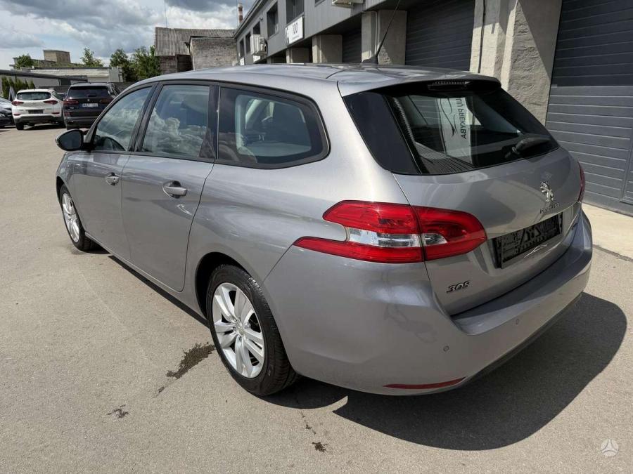 Grey Peugeot 308 2016 in Siauliai, with an engine capacity of 1.56 L and mileage of 240 thousand km for 3550 €, photo 4 on AUTOMOTO.COM.LV