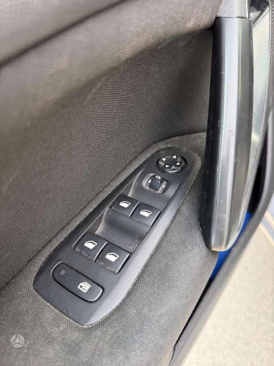 Grey Peugeot 308 2016 in Siauliai, with an engine capacity of 1.56 L and mileage of 240 thousand km for 3550 €, photo 15 on AUTOMOTO.COM.LV