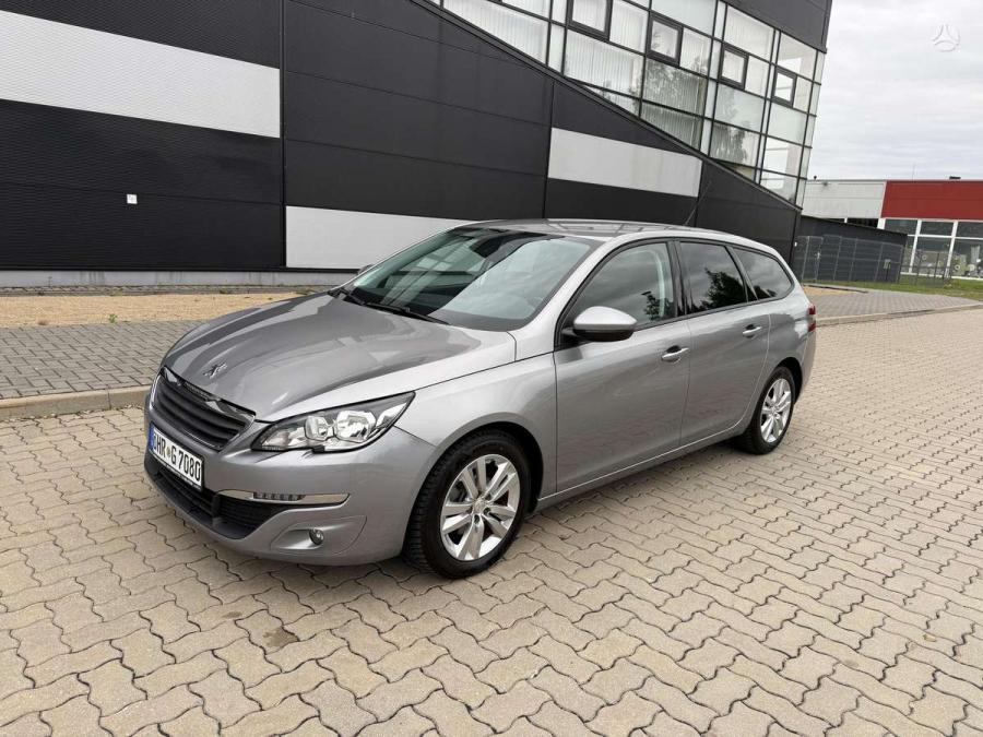 Grey Peugeot 308 2016 in Panevezys, with an engine capacity of 1.56 L and mileage of 166 thousand km for 6500 €, photo 1 on AUTOMOTO.COM.LV