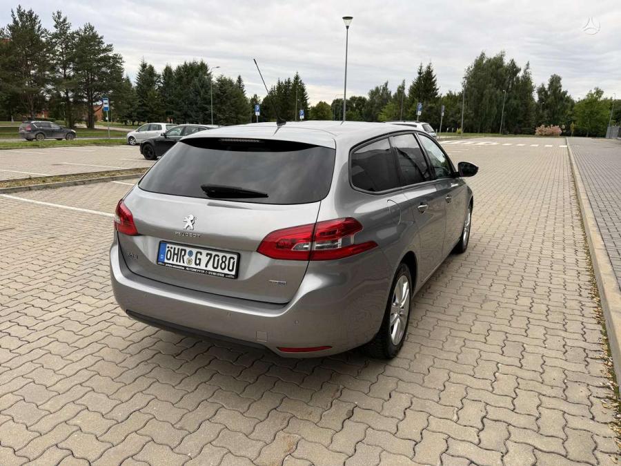 Grey Peugeot 308 2016 in Panevezys, with an engine capacity of 1.56 L and mileage of 166 thousand km for 6500 €, photo 4 on AUTOMOTO.COM.LV