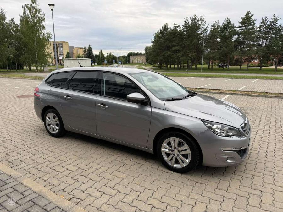 Grey Peugeot 308 2016 in Panevezys, with an engine capacity of 1.56 L and mileage of 166 thousand km for 6500 €, photo 8 on AUTOMOTO.COM.LV