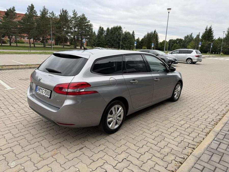 Grey Peugeot 308 2016 in Panevezys, with an engine capacity of 1.56 L and mileage of 166 thousand km for 6500 €, photo 9 on AUTOMOTO.COM.LV