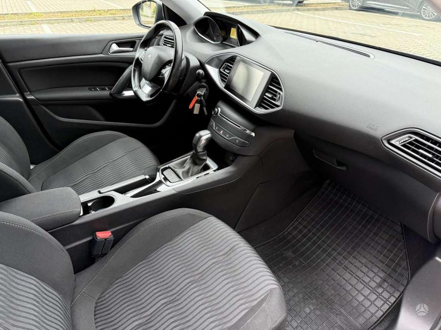 Grey Peugeot 308 2016 in Panevezys, with an engine capacity of 1.56 L and mileage of 166 thousand km for 6500 €, photo 16 on AUTOMOTO.COM.LV