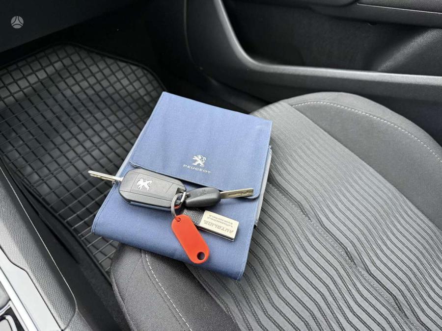 Grey Peugeot 308 2016 in Panevezys, with an engine capacity of 1.56 L and mileage of 166 thousand km for 6500 €, photo 19 on AUTOMOTO.COM.LV