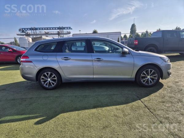 Grey Peugeot 308 2016 in Liepaja, with an engine capacity of 1.20 L and mileage of 113 thousand km for 6400 €, photo 4 on AUTOMOTO.COM.LV