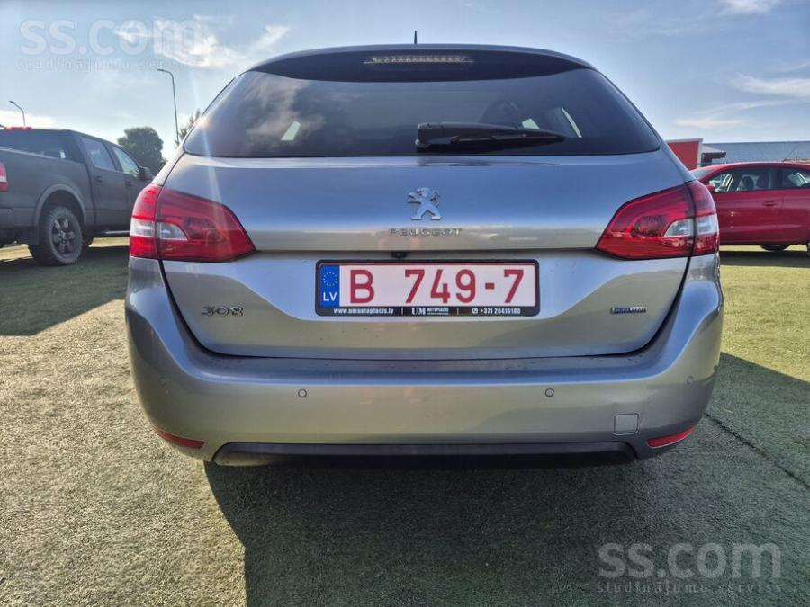 Grey Peugeot 308 2016 in Liepaja, with an engine capacity of 1.20 L and mileage of 113 thousand km for 6400 €, photo 6 on AUTOMOTO.COM.LV