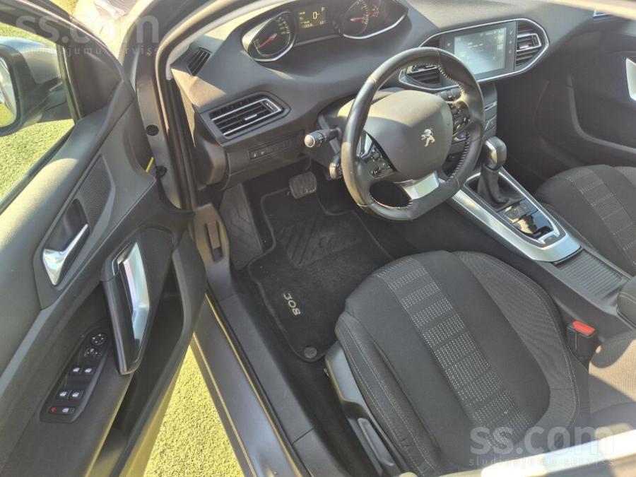 Grey Peugeot 308 2016 in Liepaja, with an engine capacity of 1.20 L and mileage of 113 thousand km for 6400 €, photo 9 on AUTOMOTO.COM.LV