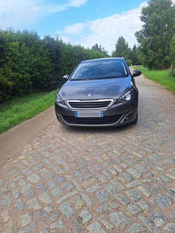 Grey Peugeot 308 2016 in Silute, with an engine capacity of 1.20 L and mileage of 123 thousand km for 4450 €, photo 3 on AUTOMOTO.COM.LV