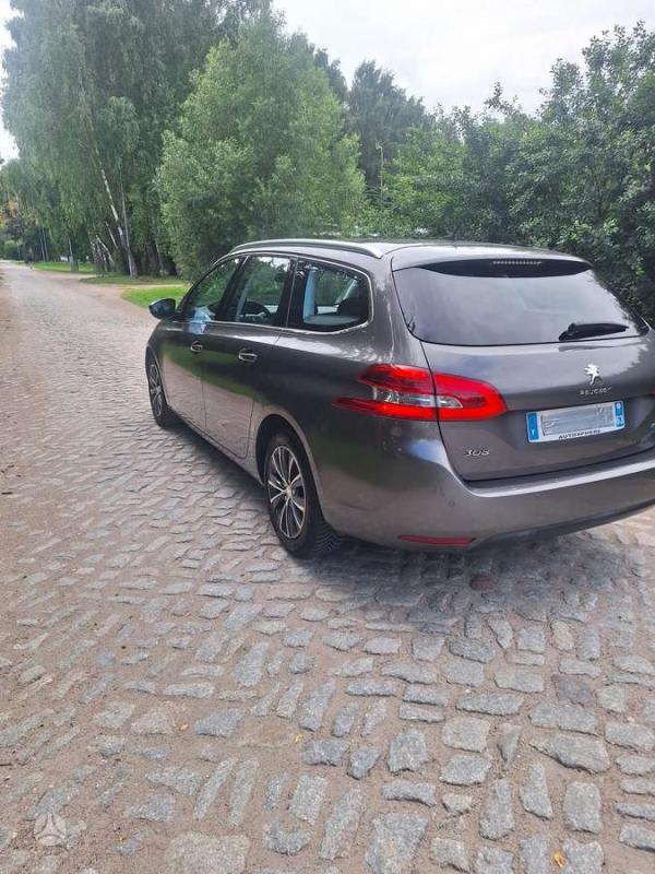 Grey Peugeot 308 2016 in Silute, with an engine capacity of 1.20 L and mileage of 123 thousand km for 4450 €, photo 5 on AUTOMOTO.COM.LV