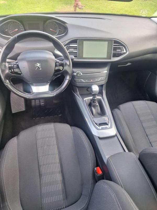 Grey Peugeot 308 2016 in Silute, with an engine capacity of 1.20 L and mileage of 123 thousand km for 4450 €, photo 10 on AUTOMOTO.COM.LV