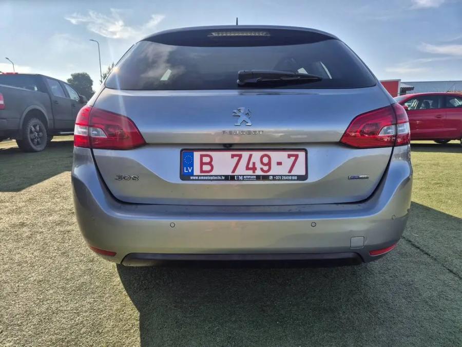Grey Peugeot 308 2016 in Liepaja, with an engine capacity of 1.20 L and mileage of 113 thousand km for 6400 €, photo 6 on AUTOMOTO.COM.LV