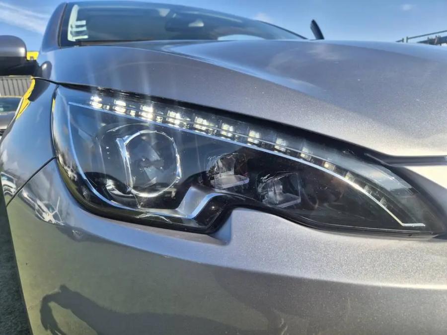 Grey Peugeot 308 2016 in Liepaja, with an engine capacity of 1.20 L and mileage of 113 thousand km for 6400 €, photo 12 on AUTOMOTO.COM.LV