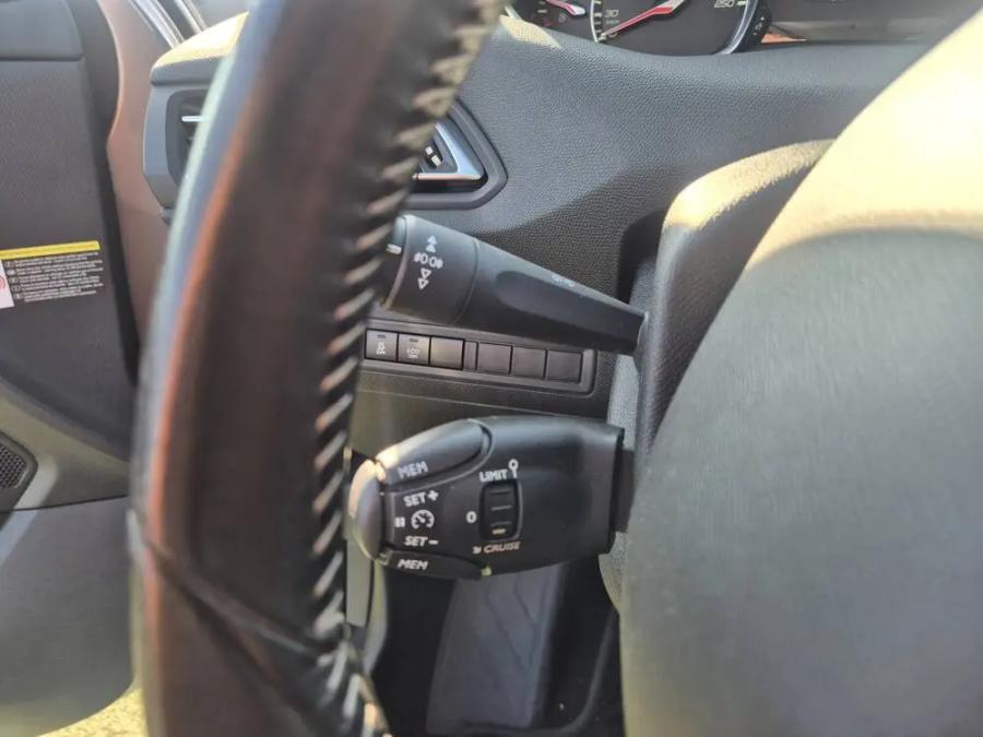 Grey Peugeot 308 2016 in Liepaja, with an engine capacity of 1.20 L and mileage of 113 thousand km for 6400 €, photo 14 on AUTOMOTO.COM.LV