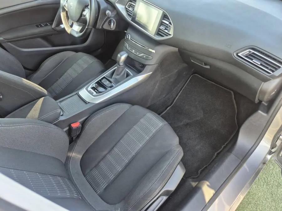 Grey Peugeot 308 2016 in Liepaja, with an engine capacity of 1.20 L and mileage of 113 thousand km for 6400 €, photo 23 on AUTOMOTO.COM.LV